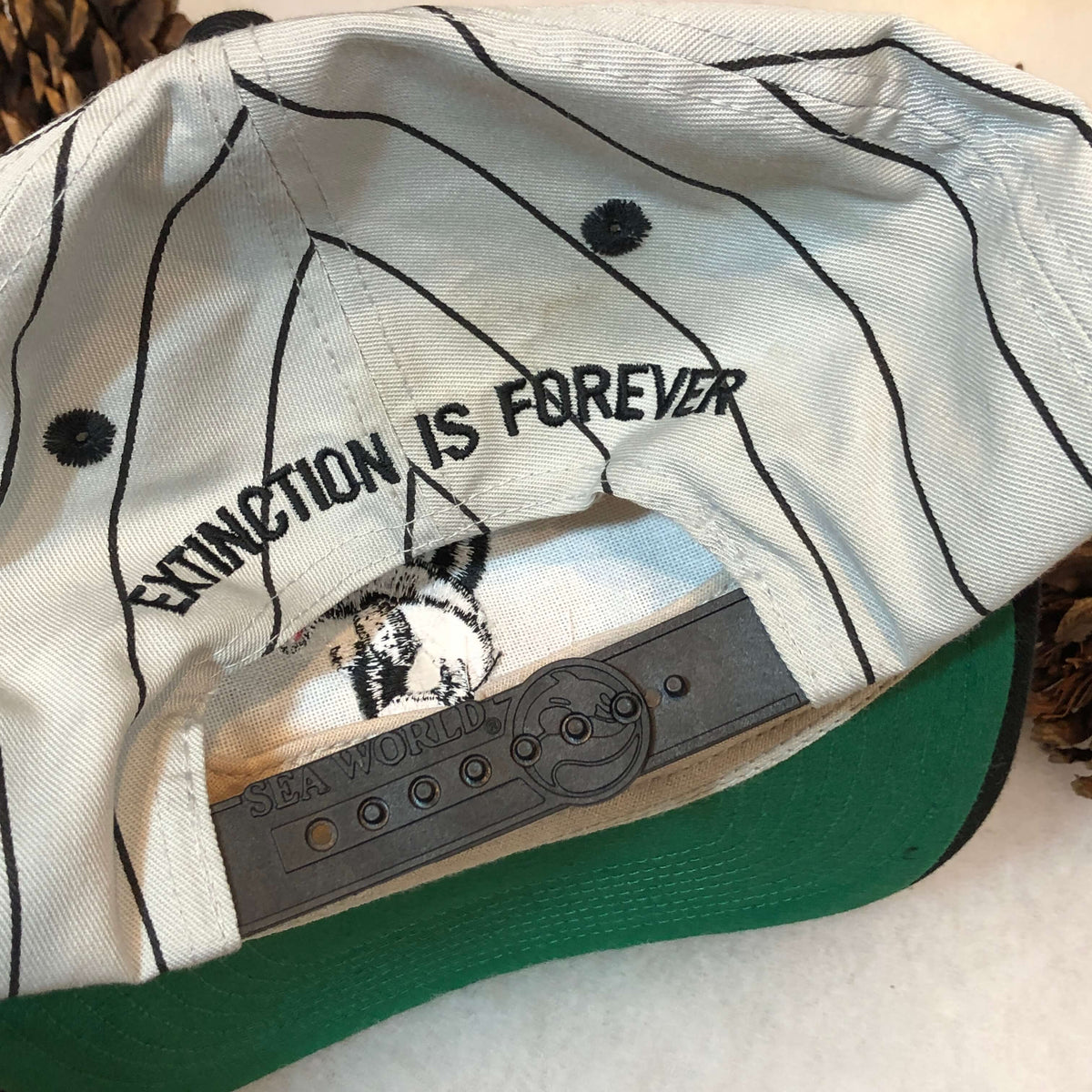 Vintage Sea World Shamu Pinstripe Twill Snapback Hat – 🎅 Bad Santa