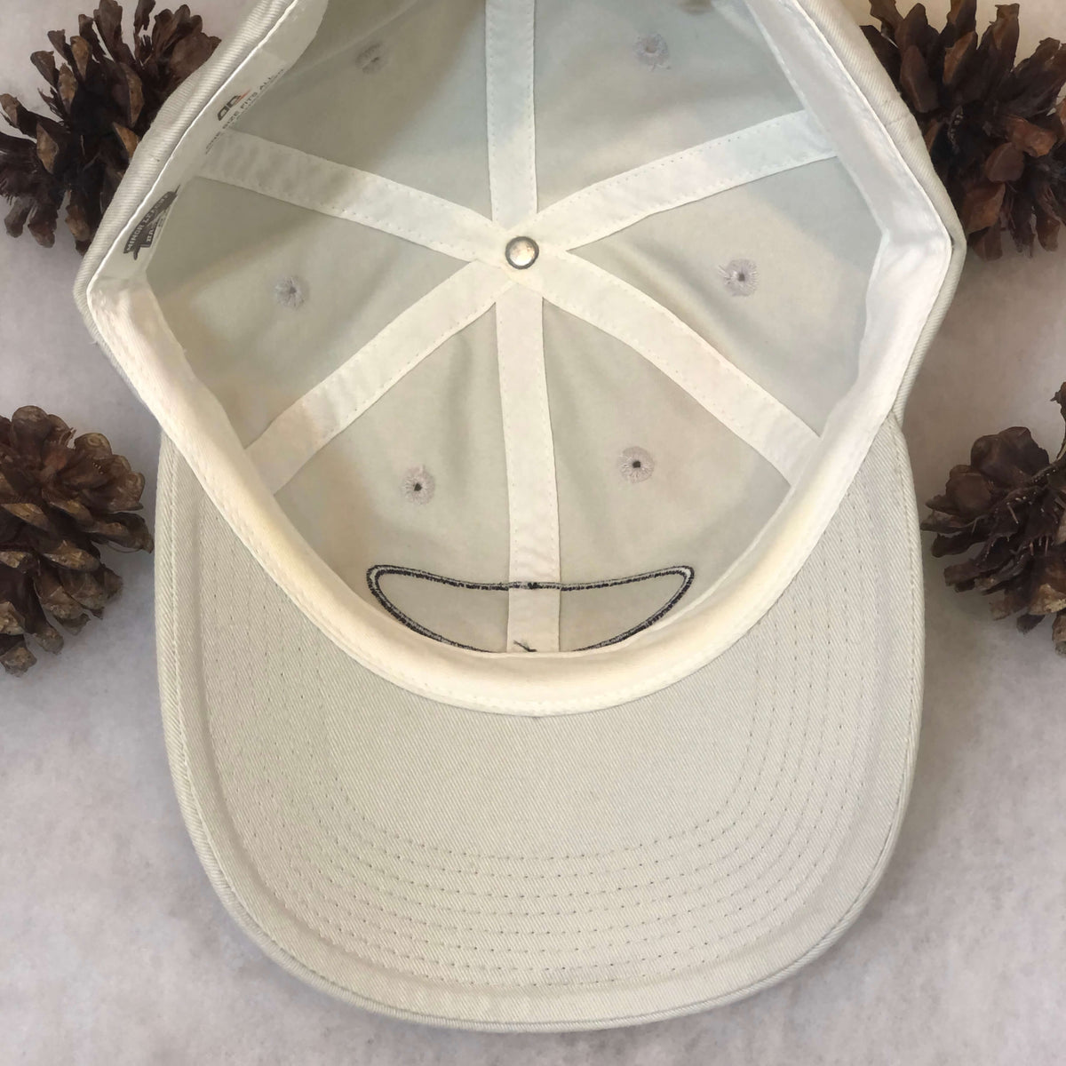 Vintage 90s Beige Blank Black Oval Strapback Dad Hat – 🎅 Bad Santa