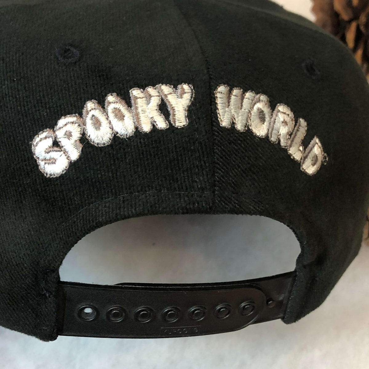 Vintage 90s Spooky World Horror Theme Park Snapback Hat Cap – 🎅 Bad Santa